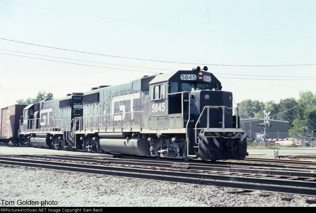 Former P&LE GP38-2s